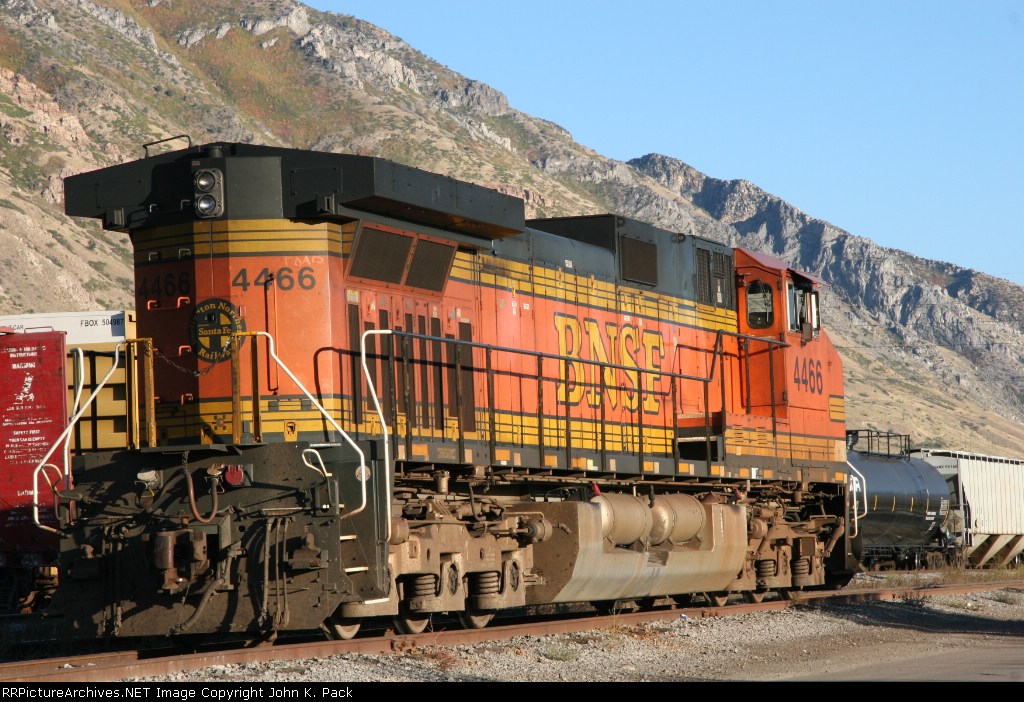 BNSF 4466